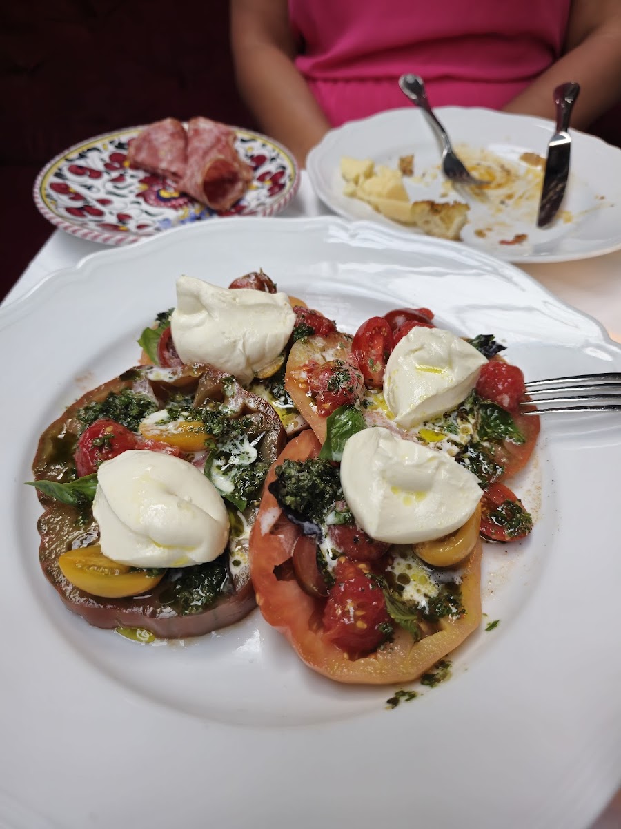 Carbone Dallas: Upscale Italian Dining Experience in the Heart of Dallas